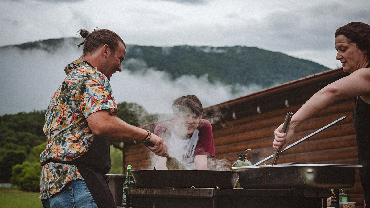 Here's Your Fool-Proof Guide To Hosting The Best Summer Cookout - The ...